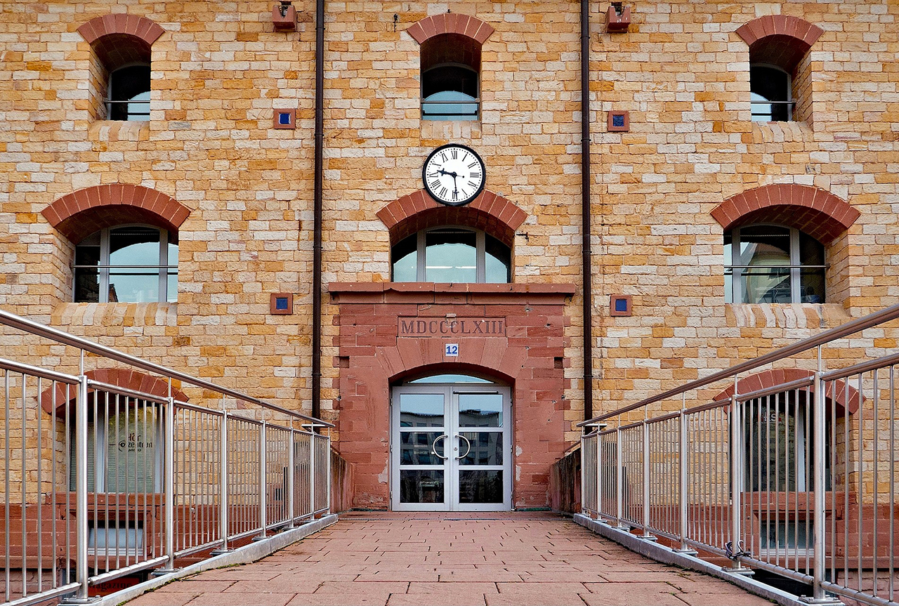 12 vs. XII | d-pixx.de Forum