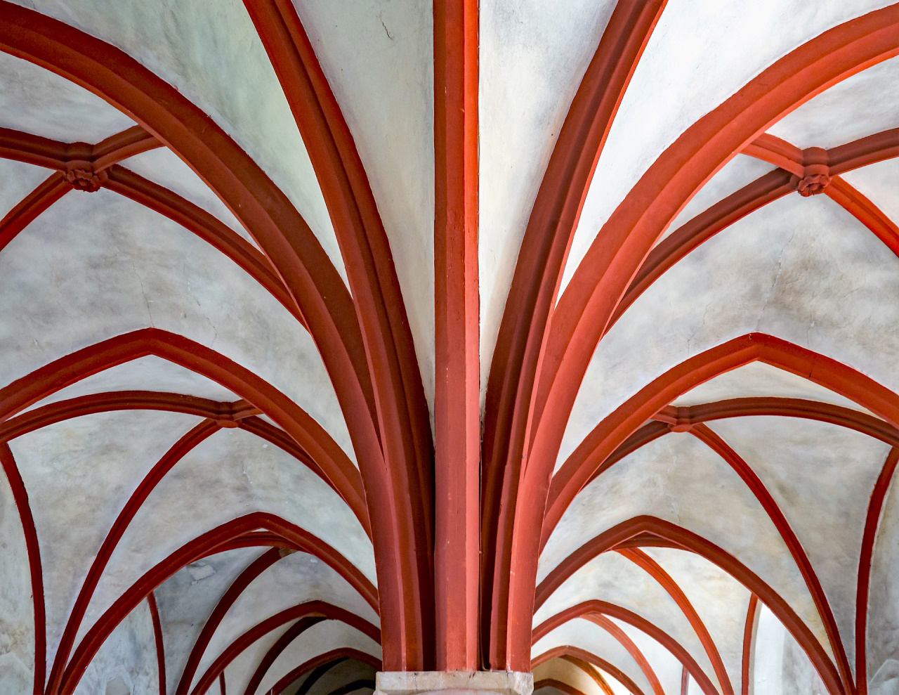 Geripptes Gewölbe | d-pixx.de Forum